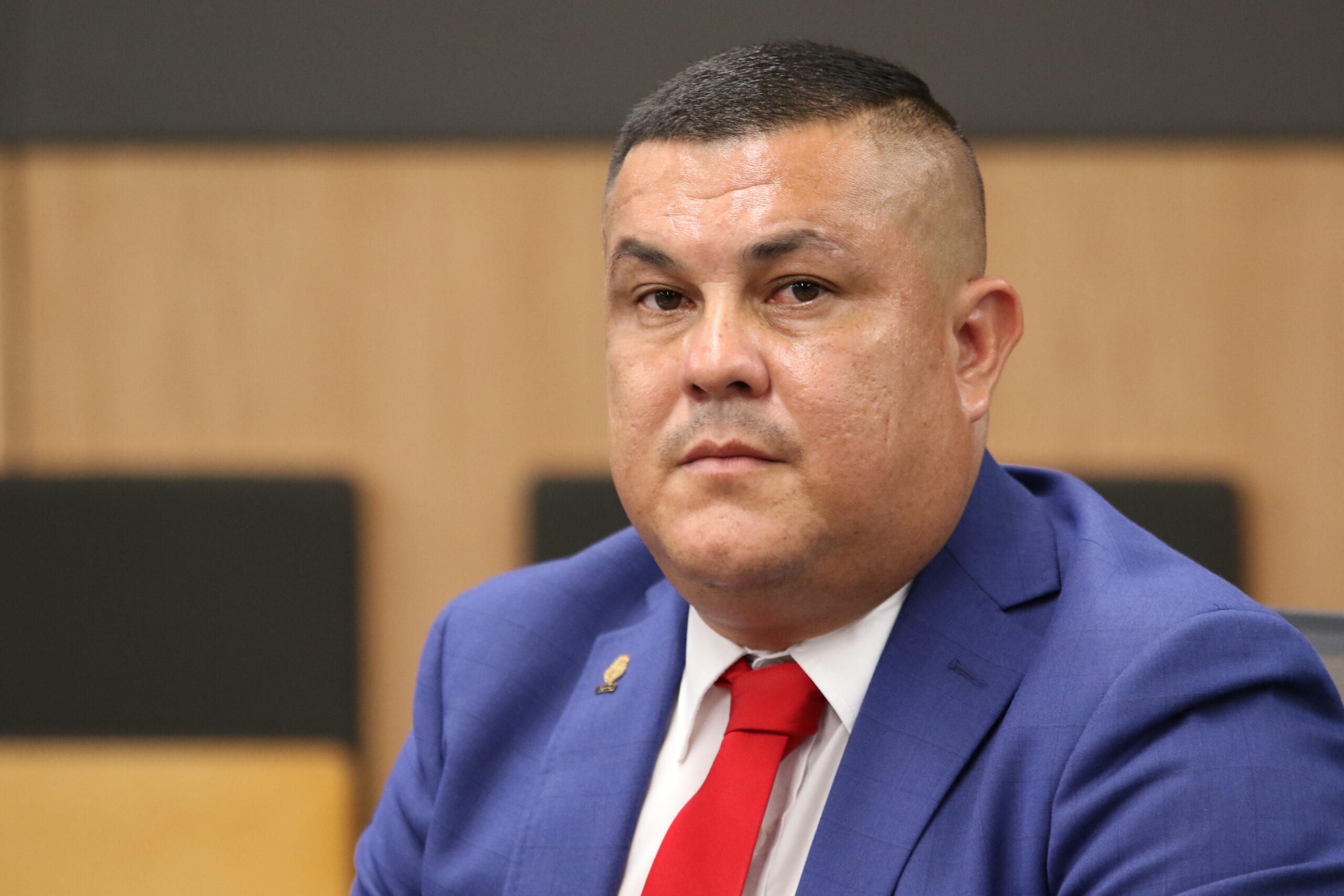 Video: Diputado vuelve a alertar de estafa con su número celular