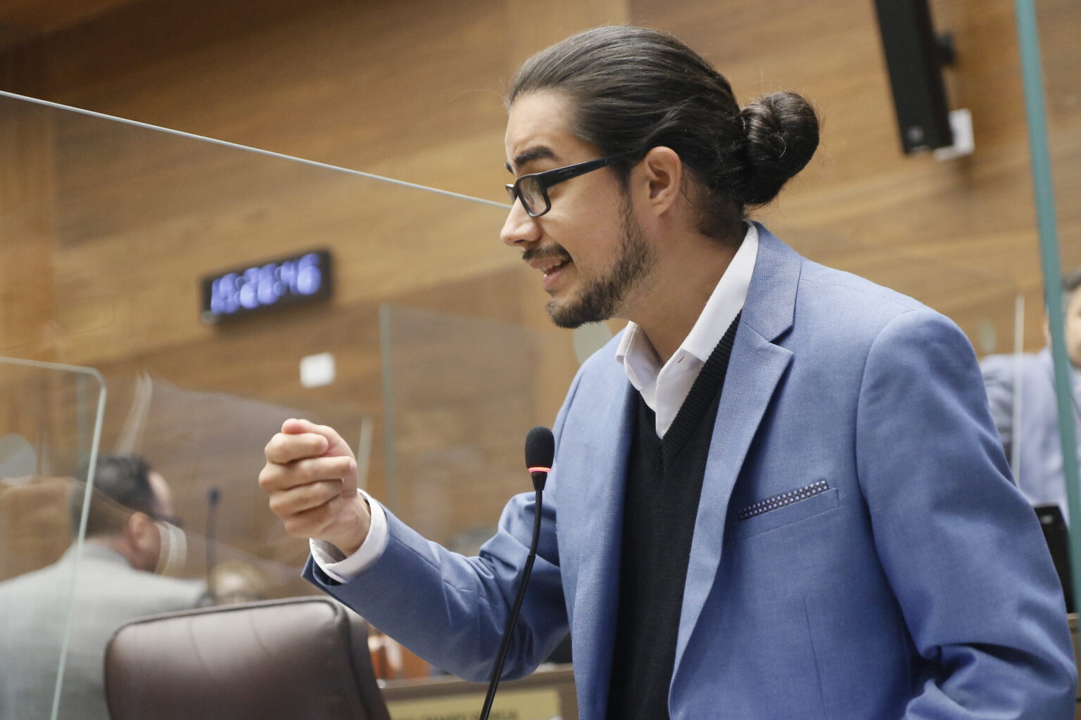 Jonathan Acuña confirma que Frente Amplio llevará candidatura presidencial