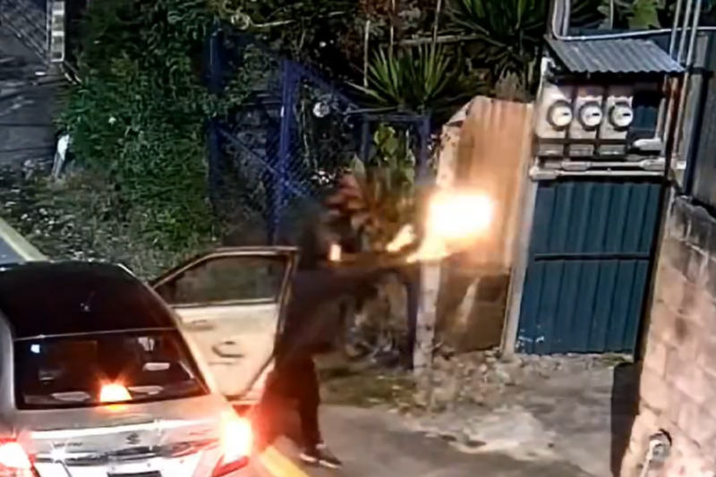 Video: Capturan a sujetos que lanzaron bomba molotov a vivienda