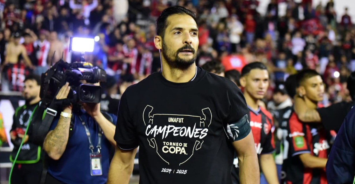 Video: Celso Borges muestra faceta poco antes vista