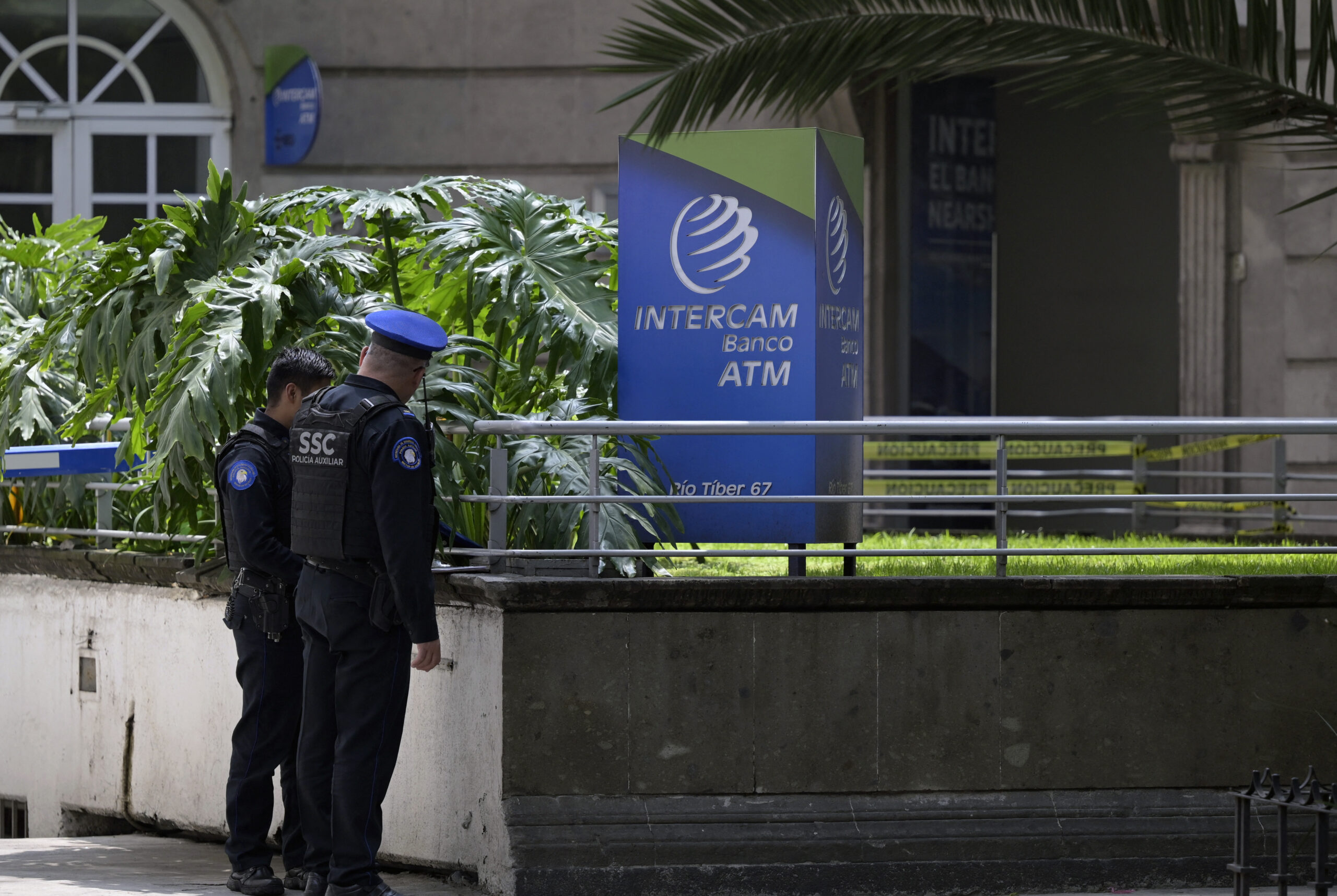 EE.UU. acusa a tres instituciones financieras mexicanas de lavar dinero ...