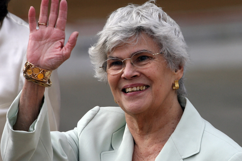 Ministro Zamora destaca gesto de Violeta Barrios para Costa Rica