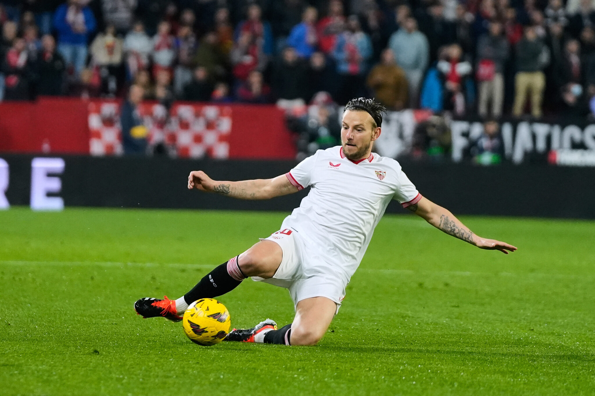 Ivan Rakitic anuncia su retiro del fútbol