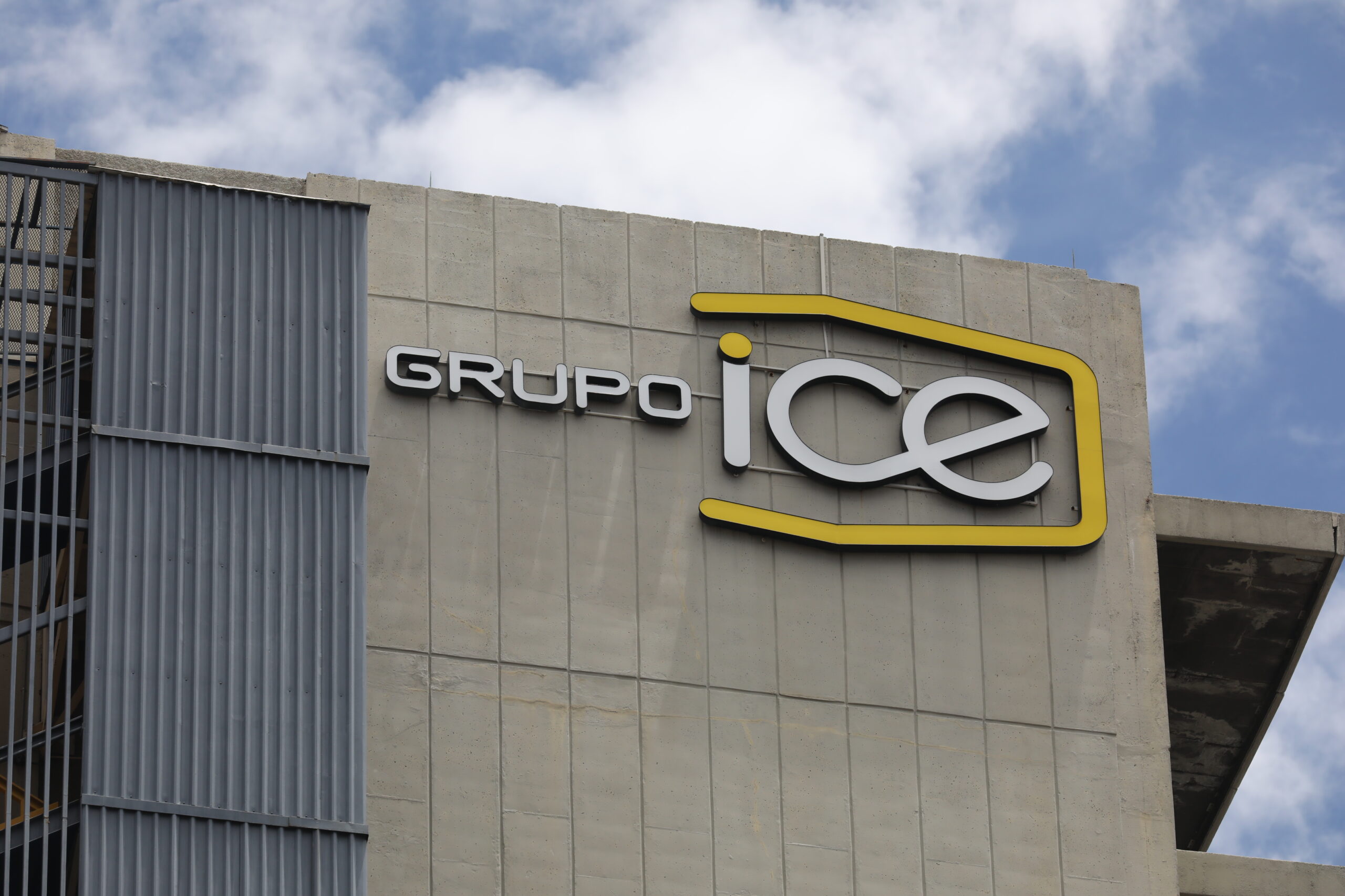 Esto dice el ICE tras detención de funcionario