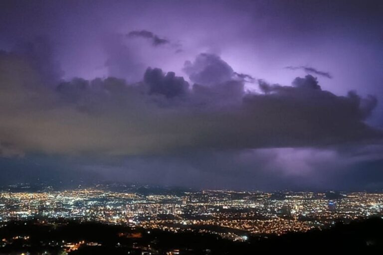 Video: Mapa satelital de IMN muestra impacto de rayería en el país ...