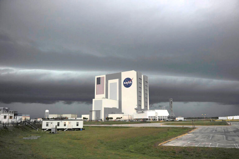 NASA acelera plan para reactor nuclear en la Luna - Diario Extra