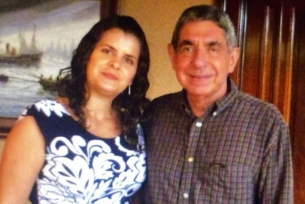 Fernández explica foto con Arias que circula en redes sociales