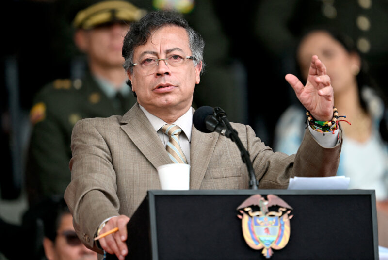 Colombia paga millones por aviones de guerra