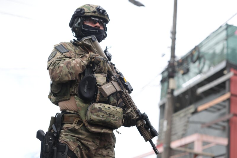 De AR-15 a AK-47: Todo lo que le encontraron a red criminal